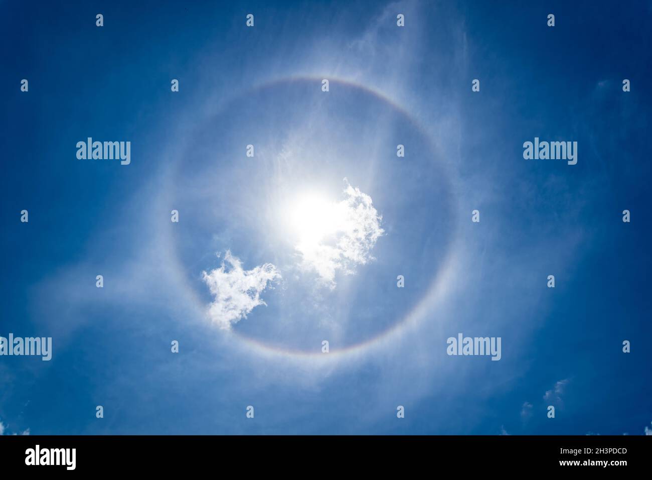 Solar halo hi-res stock photography and images - Alamy