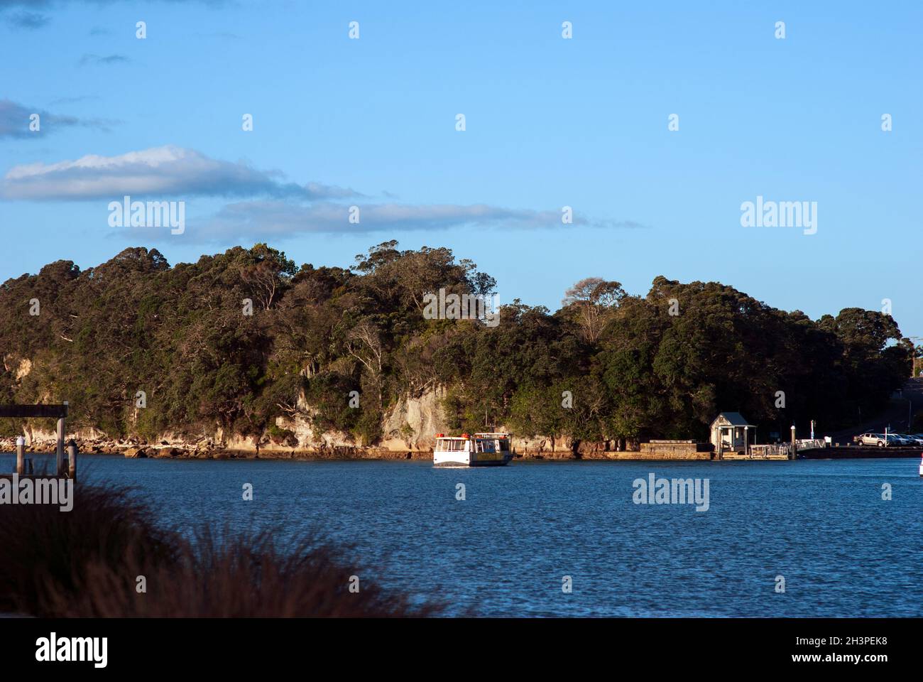 Ferry landing and whitianga harbour hi-res stock photography and images ...