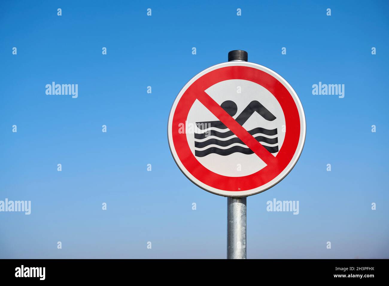 Sea safety signs hi-res stock photography and images - Alamy