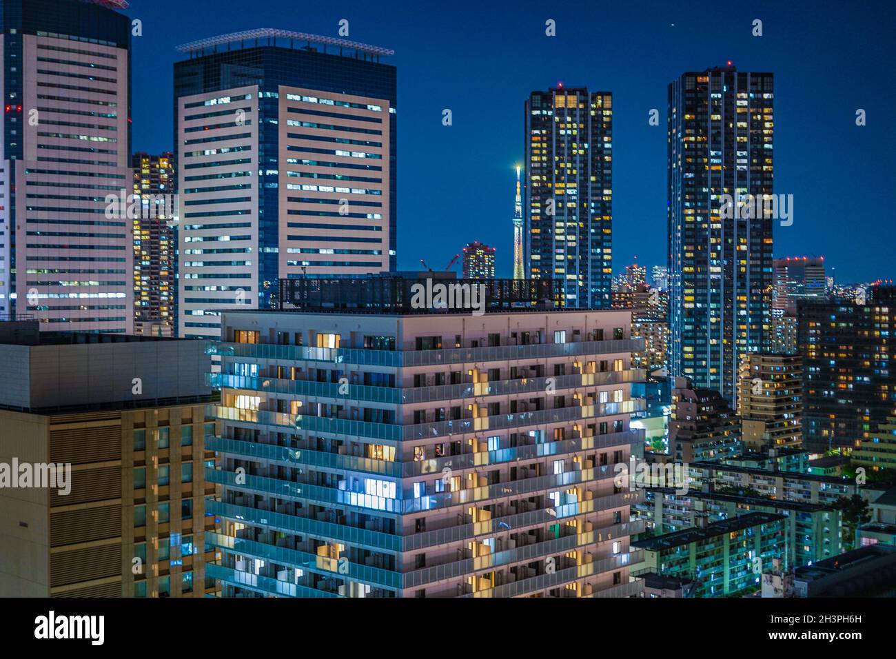 Tokyo city high rise hi-res stock photography and images - Alamy