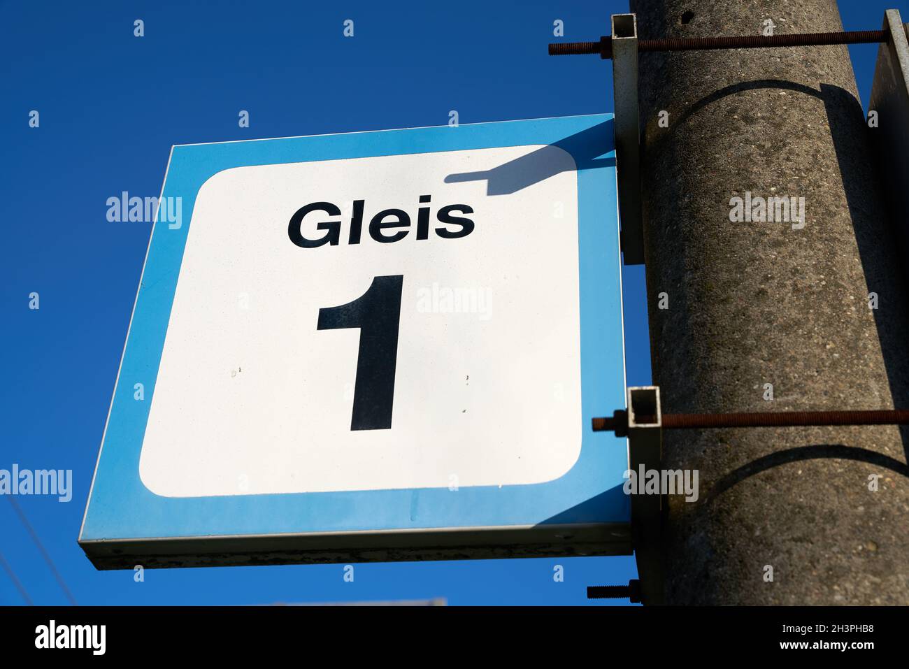 Information station sign hi-res stock photography and images - Alamy