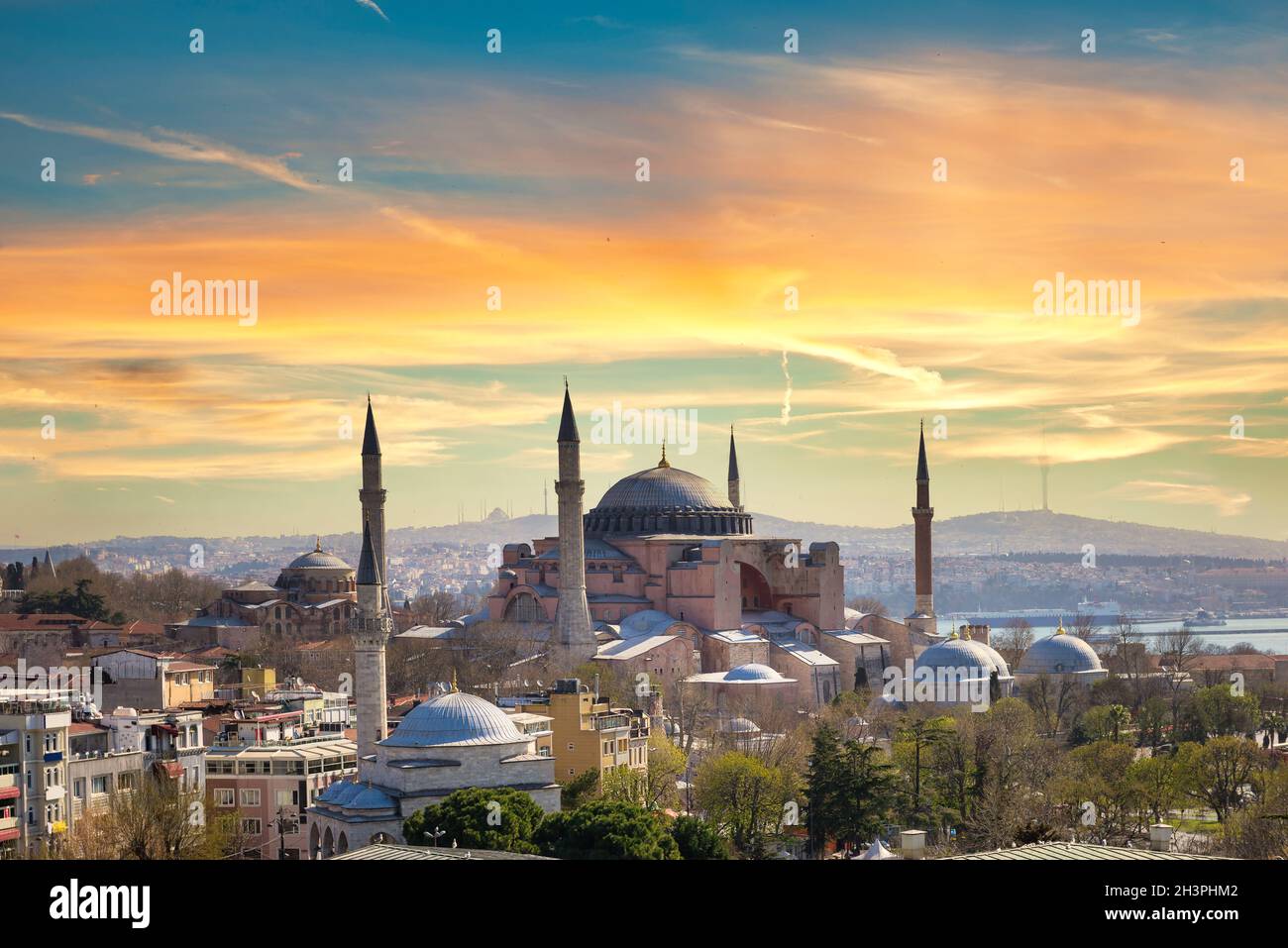 Istanbul view sunset cloudy sky hi-res stock photography and images - Alamy