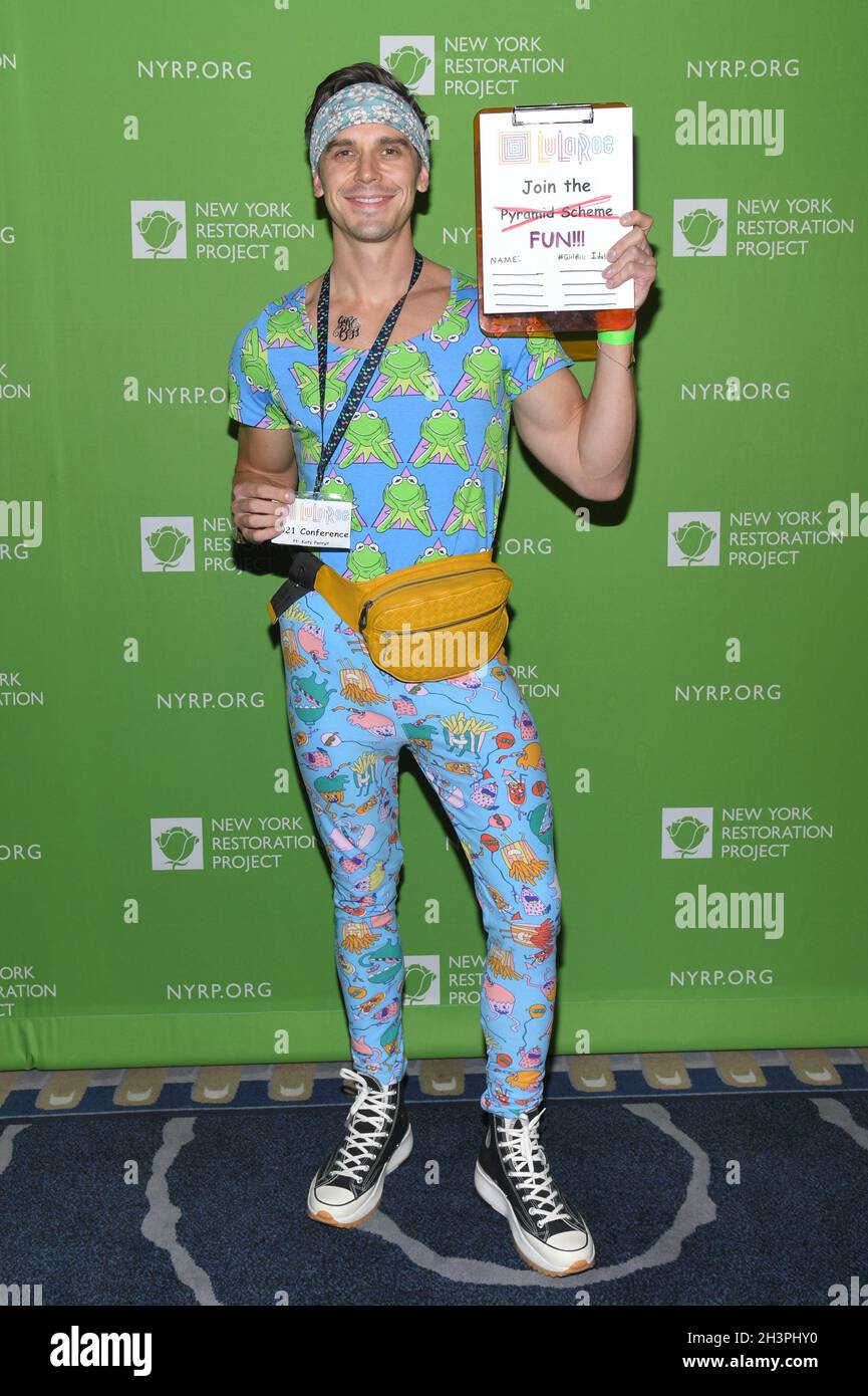 Antoni Porowski attends the Bette Midler's Annual Hulaween Bash at ...