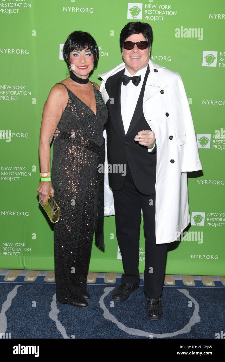 New York, USA. 29th Oct, 2021. Donna Soloway and Richard Soloway attend ...