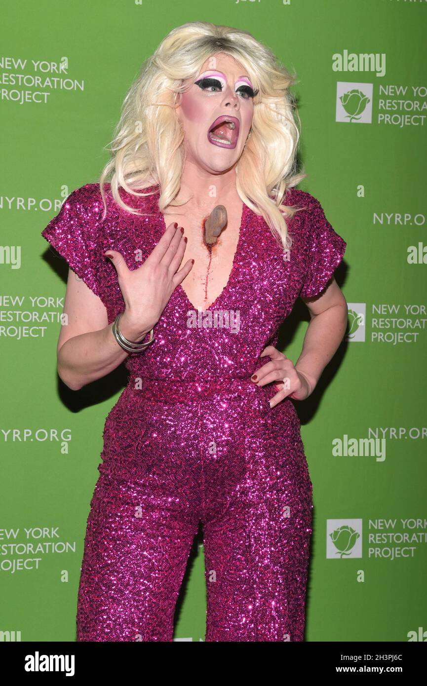 New York, USA. 29th Oct, 2021. Drag Queen Thorgy Thor attends the Bette ...