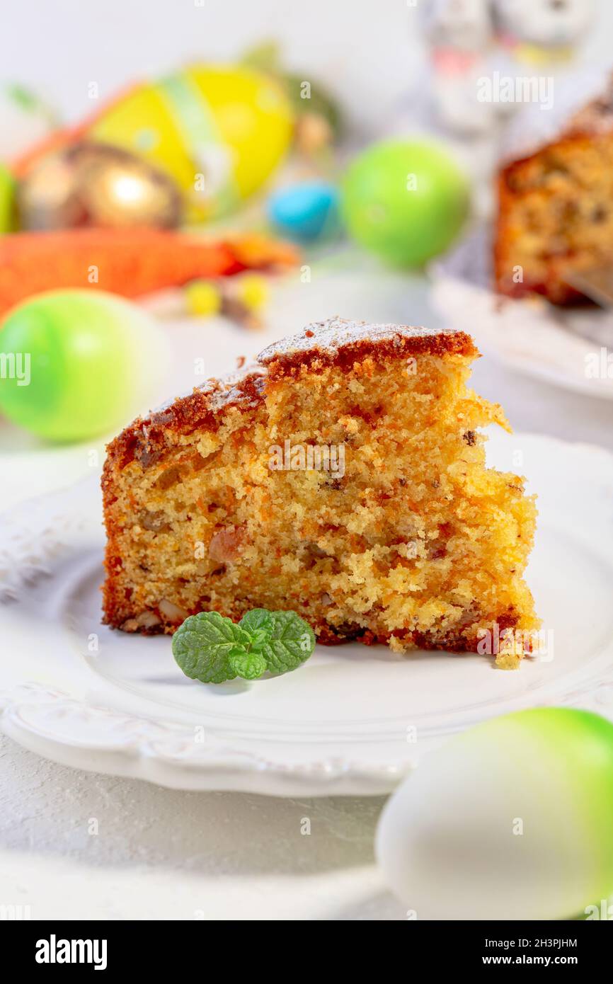 Walnut piece of cake hi-res stock photography and images - Alamy