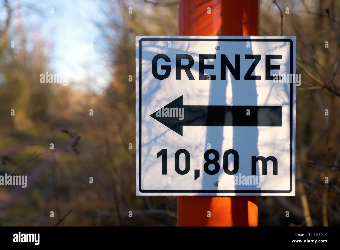 Prohibited direction sign hi-res stock photography and images - Alamy