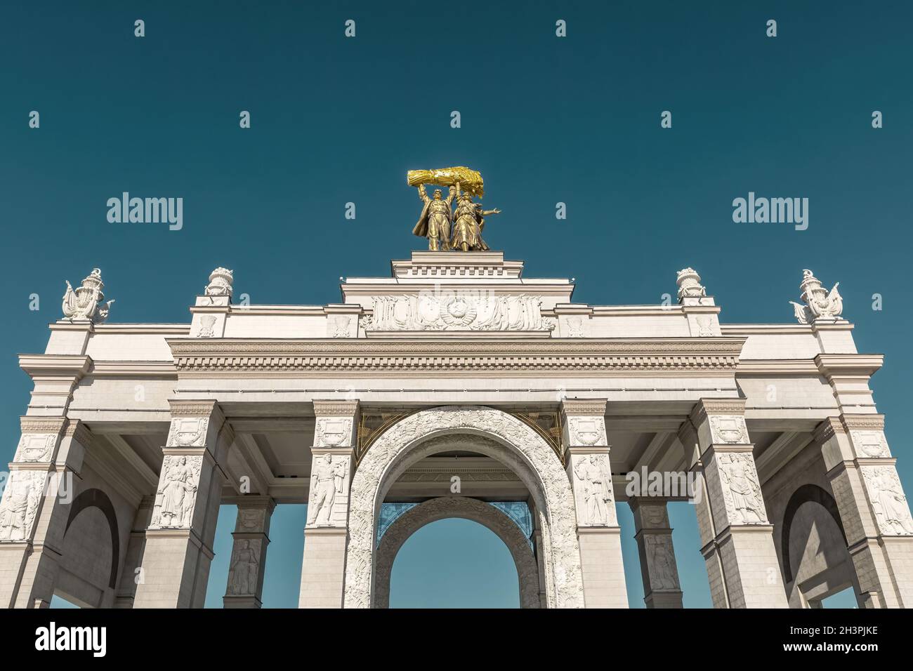 Monumental Soviet architecture at VDNH. Moscow, Russia Stock Photo - Alamy