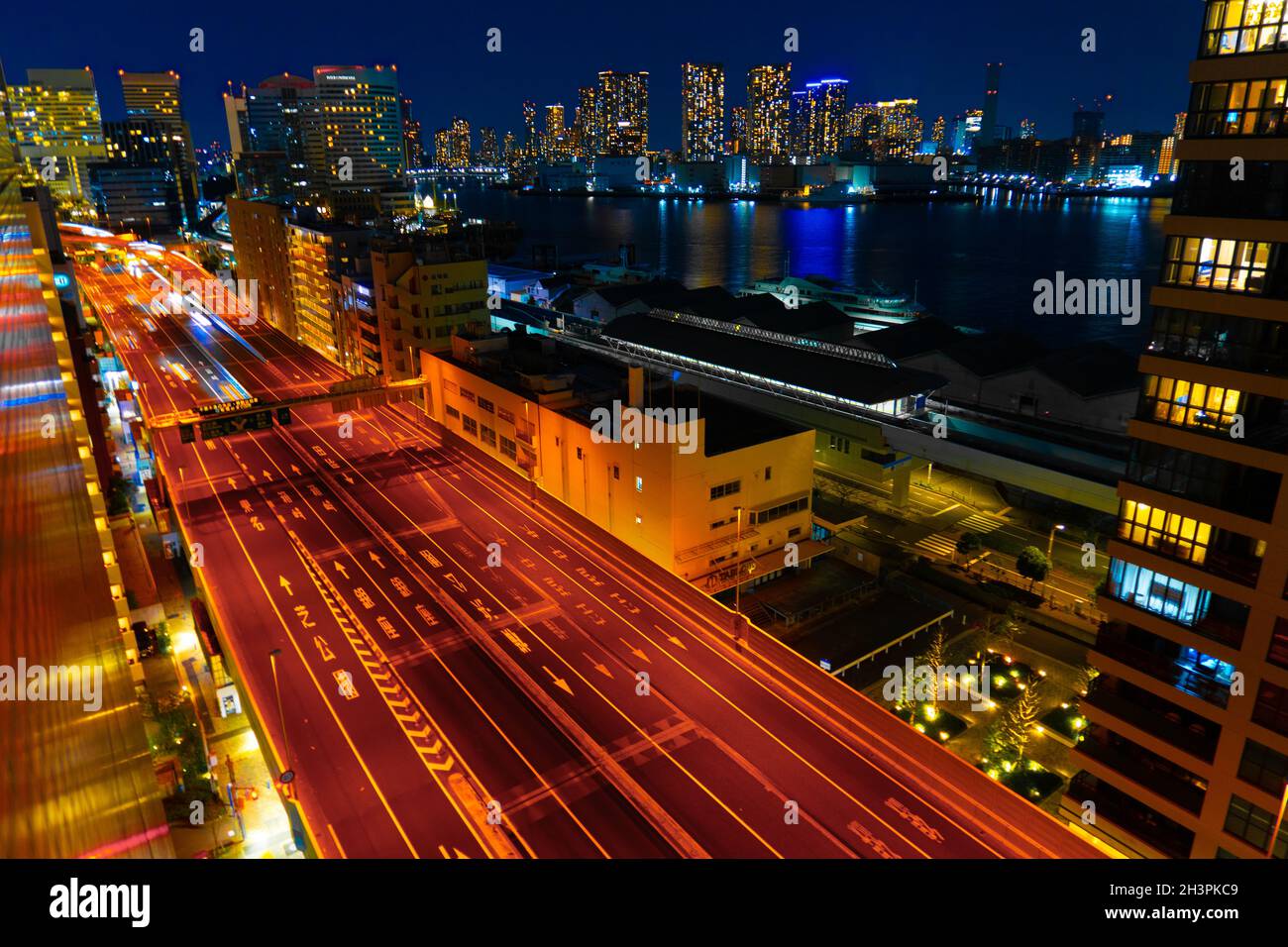 Of the Metropolitan Expressway Wangan night view (Minato-ku, Tokyo ...
