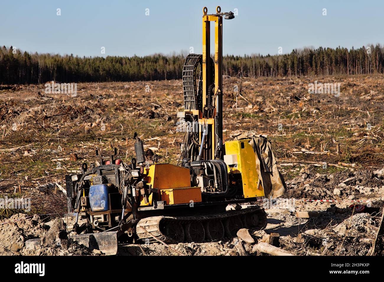 Mini-drilling rig on crawler track Stock Photo - Alamy