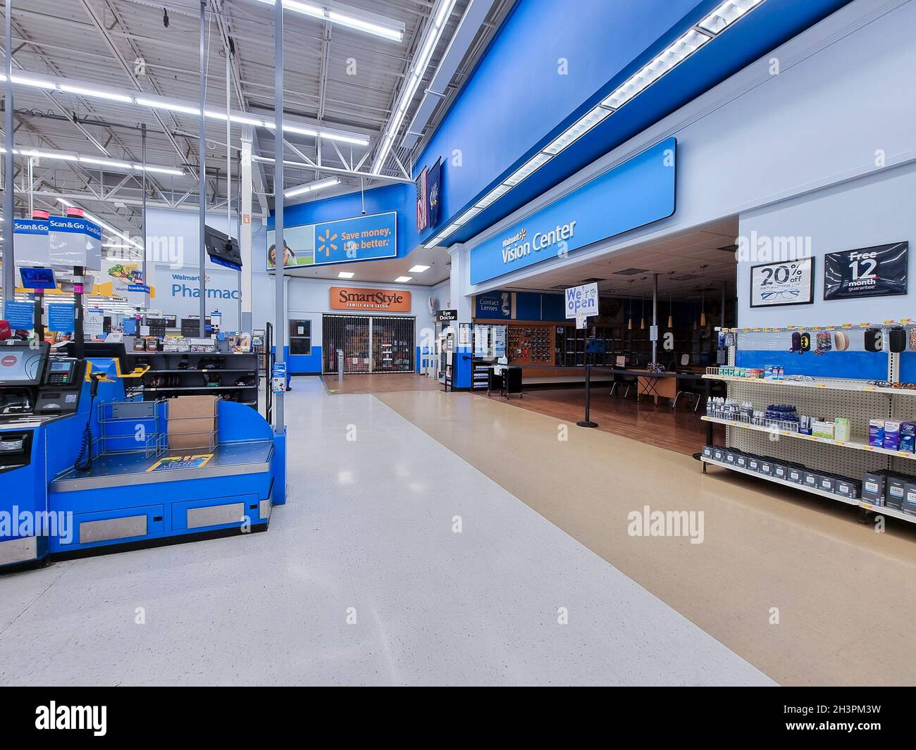 Walmart supercenter interior hi-res stock photography and images - Alamy