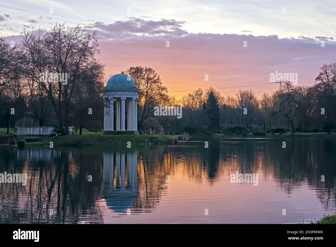 Muses temple hi-res stock photography and images - Alamy