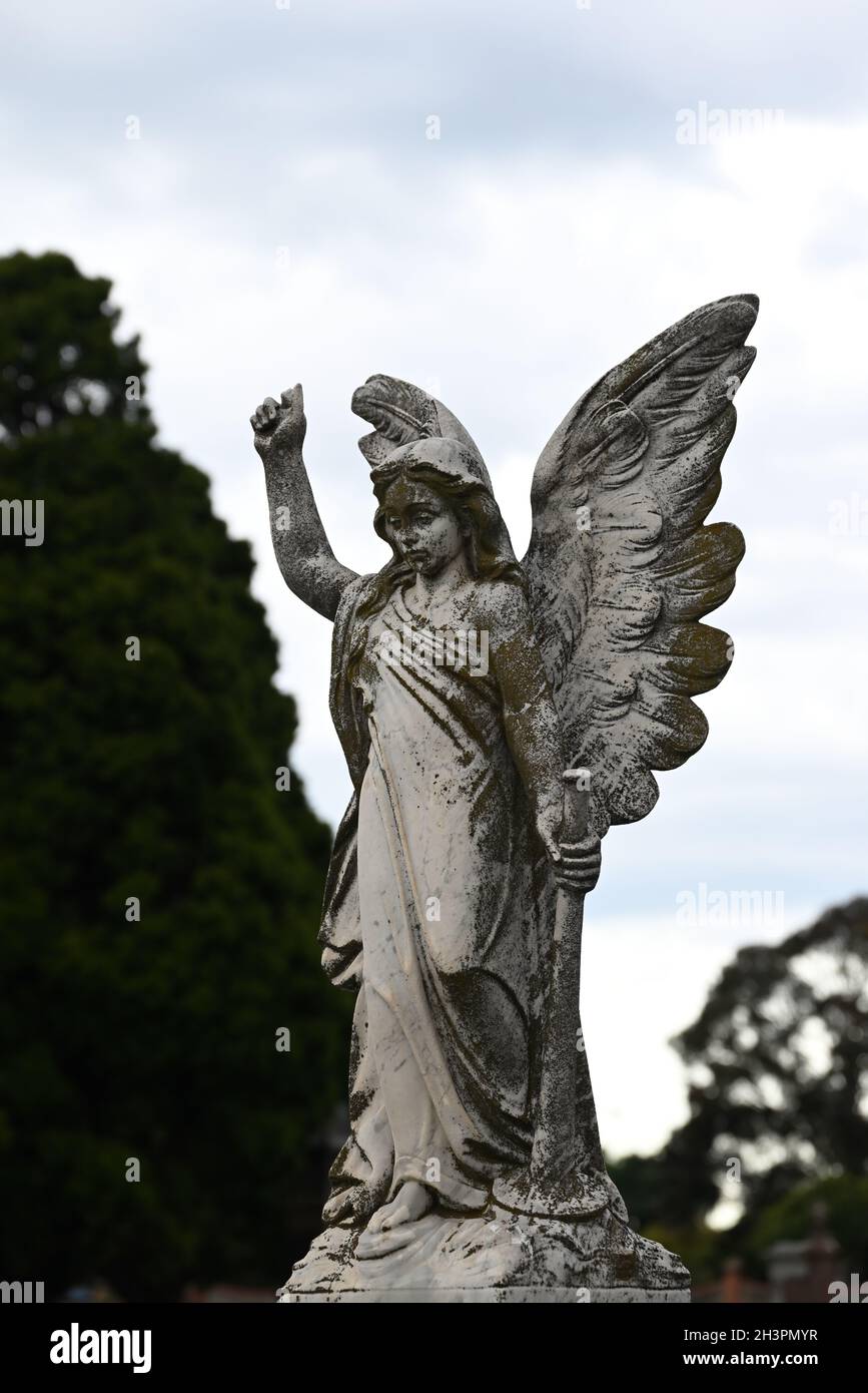 Statue pointing sky hi-res stock photography and images - Alamy