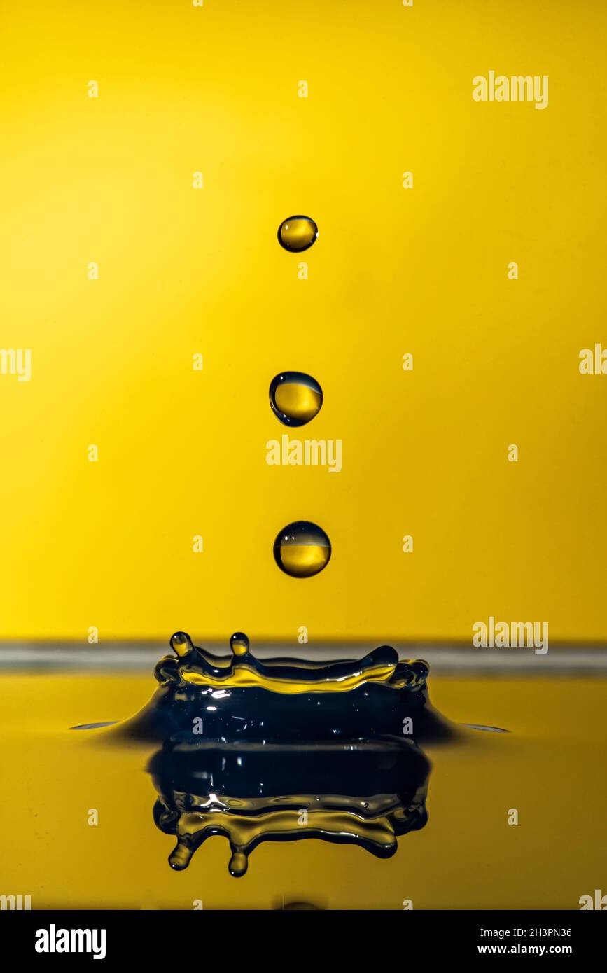Little water drops hi-res stock photography and images - Alamy