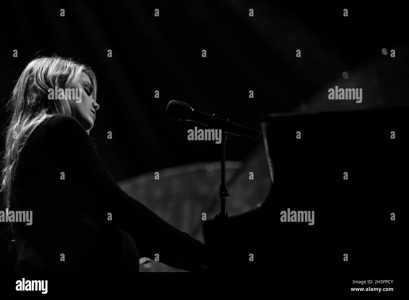 October 29, 2021. Toronto, CANADA. French-Canadian singer Cœur de ...