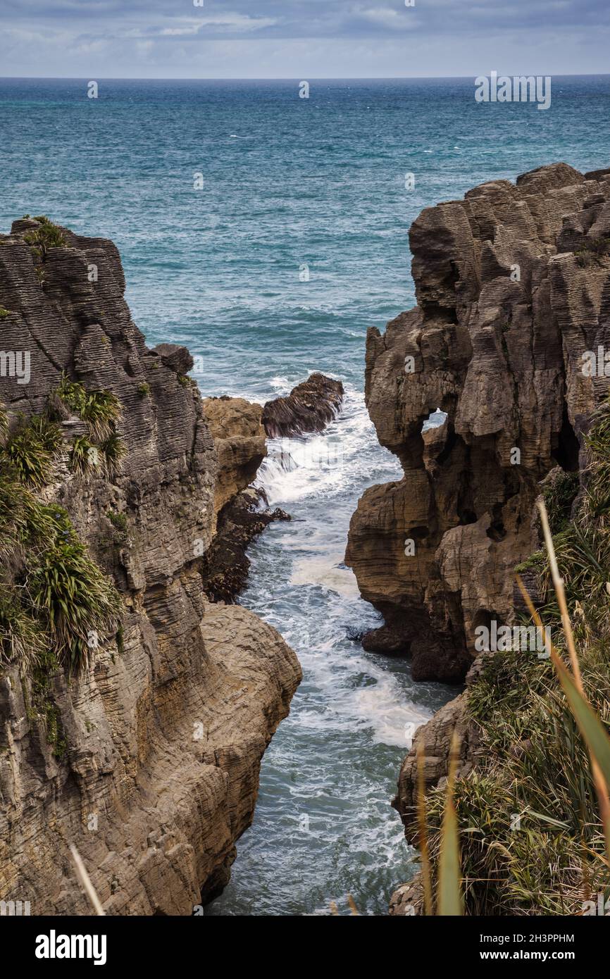 Pancake rocks near punakaiki hi-res stock photography and images - Alamy