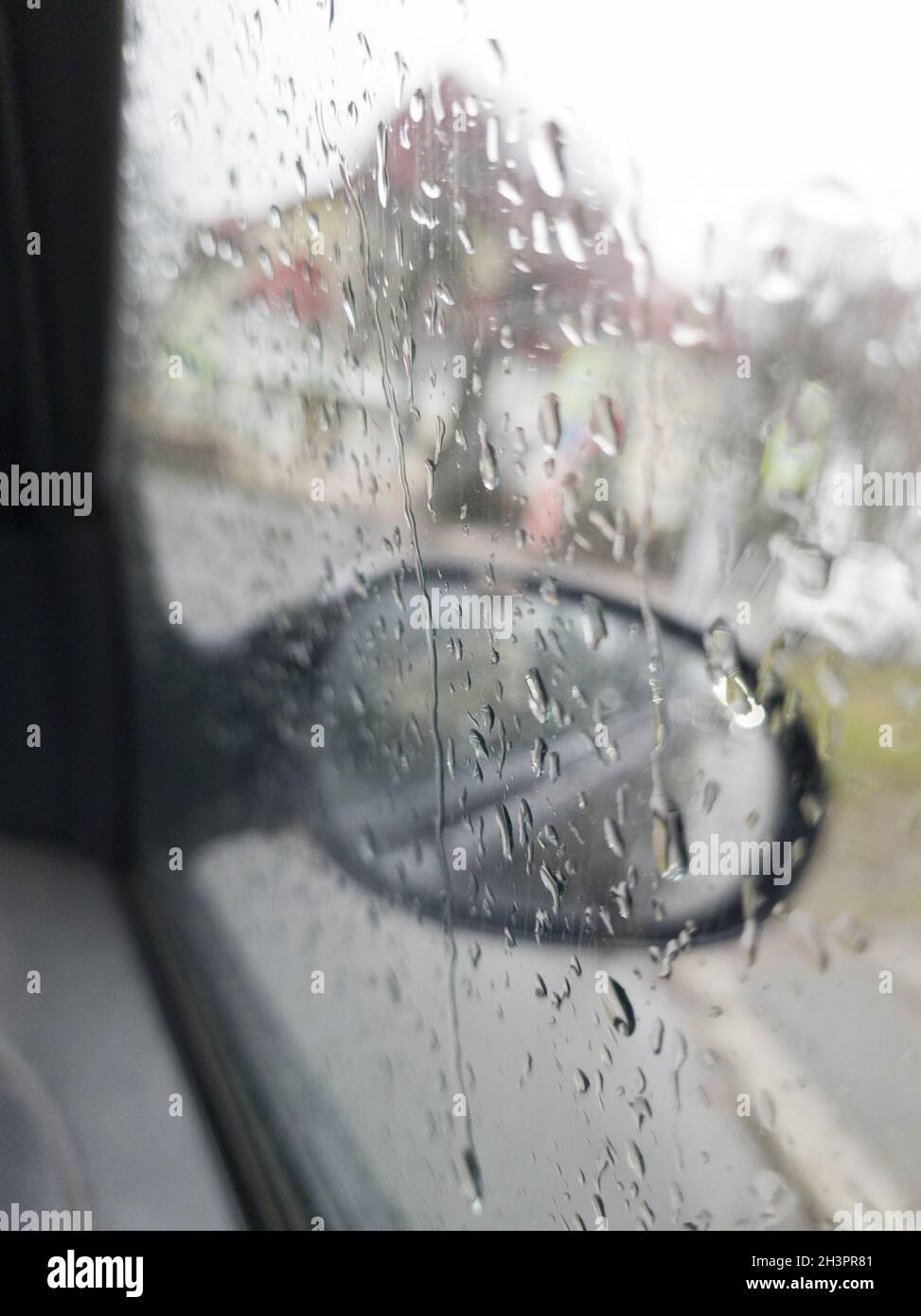 Wet car window hi-res stock photography and images - Alamy
