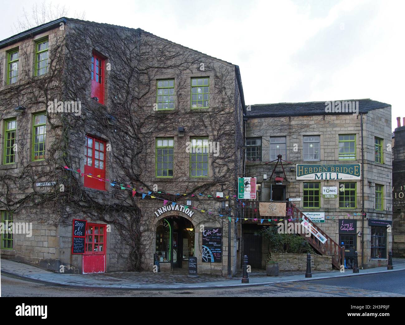 Shopping center innovation hi-res stock photography and images - Alamy