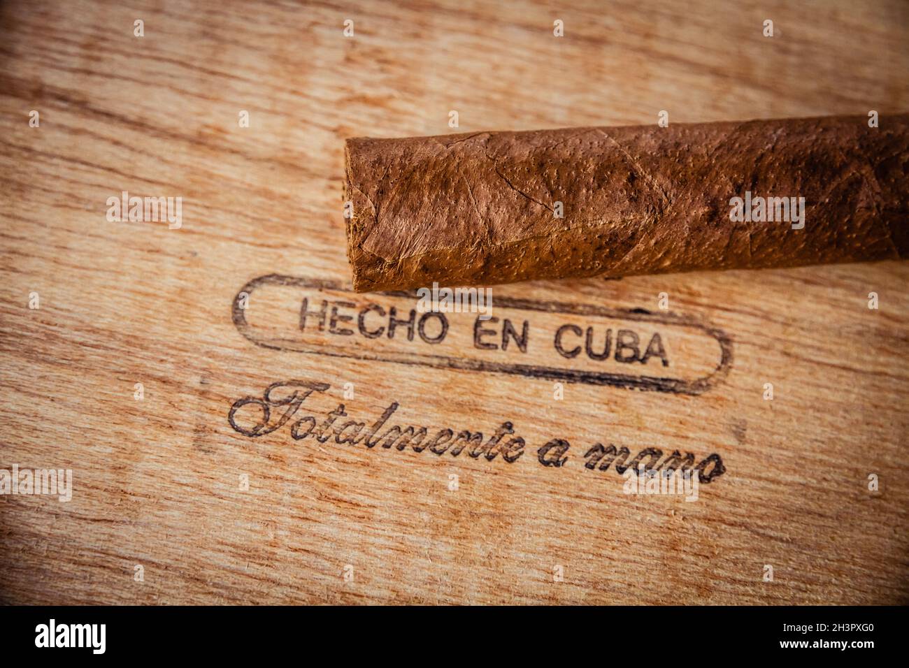 Cuban cigar box hi-res stock photography and images - Alamy