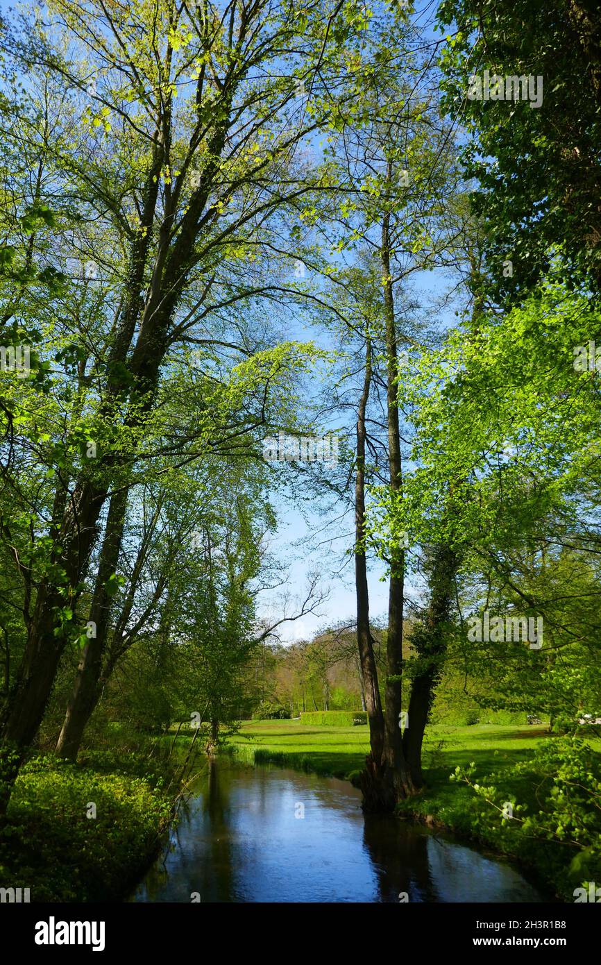 Kanal in park im hi-res stock photography and images - Alamy