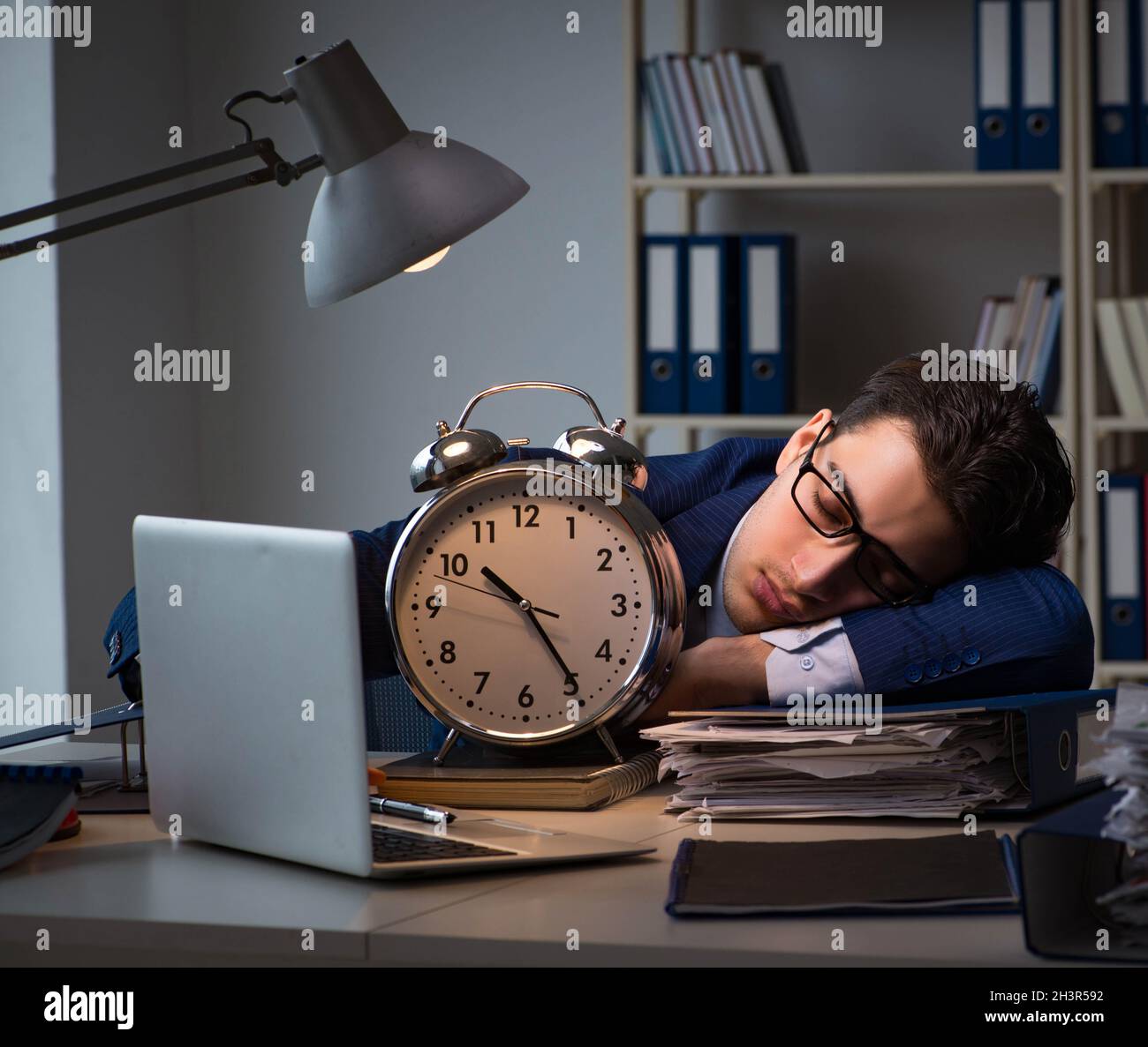 Employee sleeping during work hours hi-res stock photography and images ...