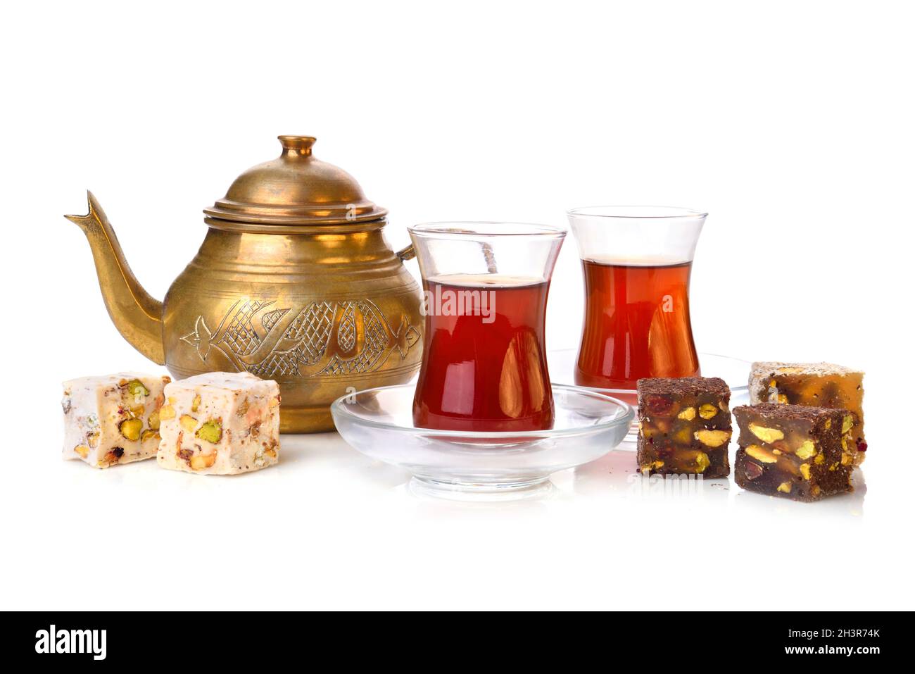 Turkish tea with rahat lokum Stock Photo - Alamy