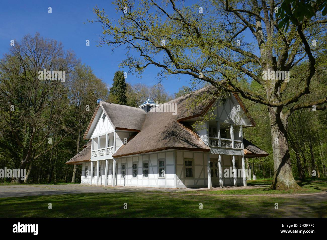 Swiss style house hi-res stock photography and images - Alamy