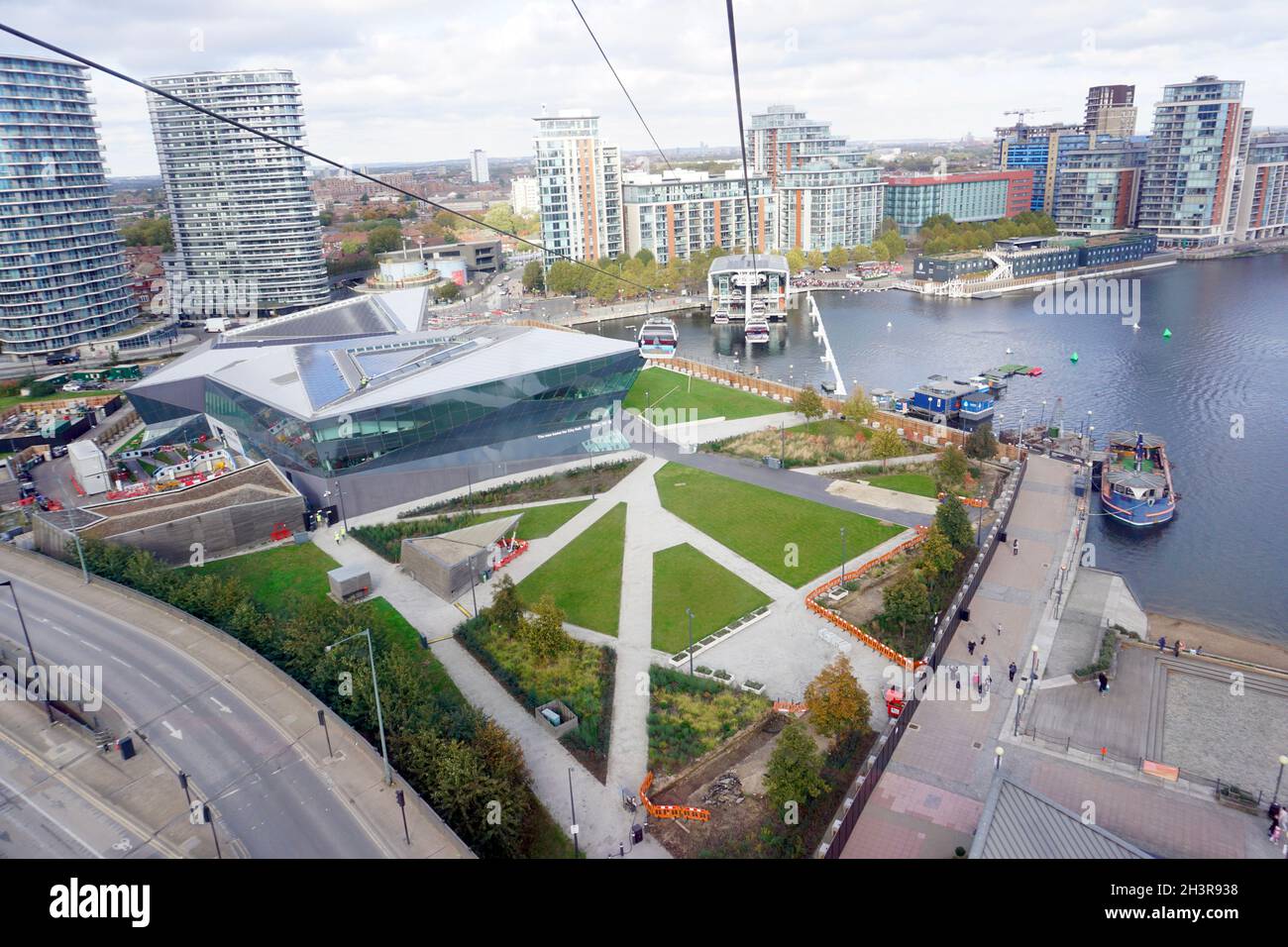 Emirates cableway hi-res stock photography and images - Alamy