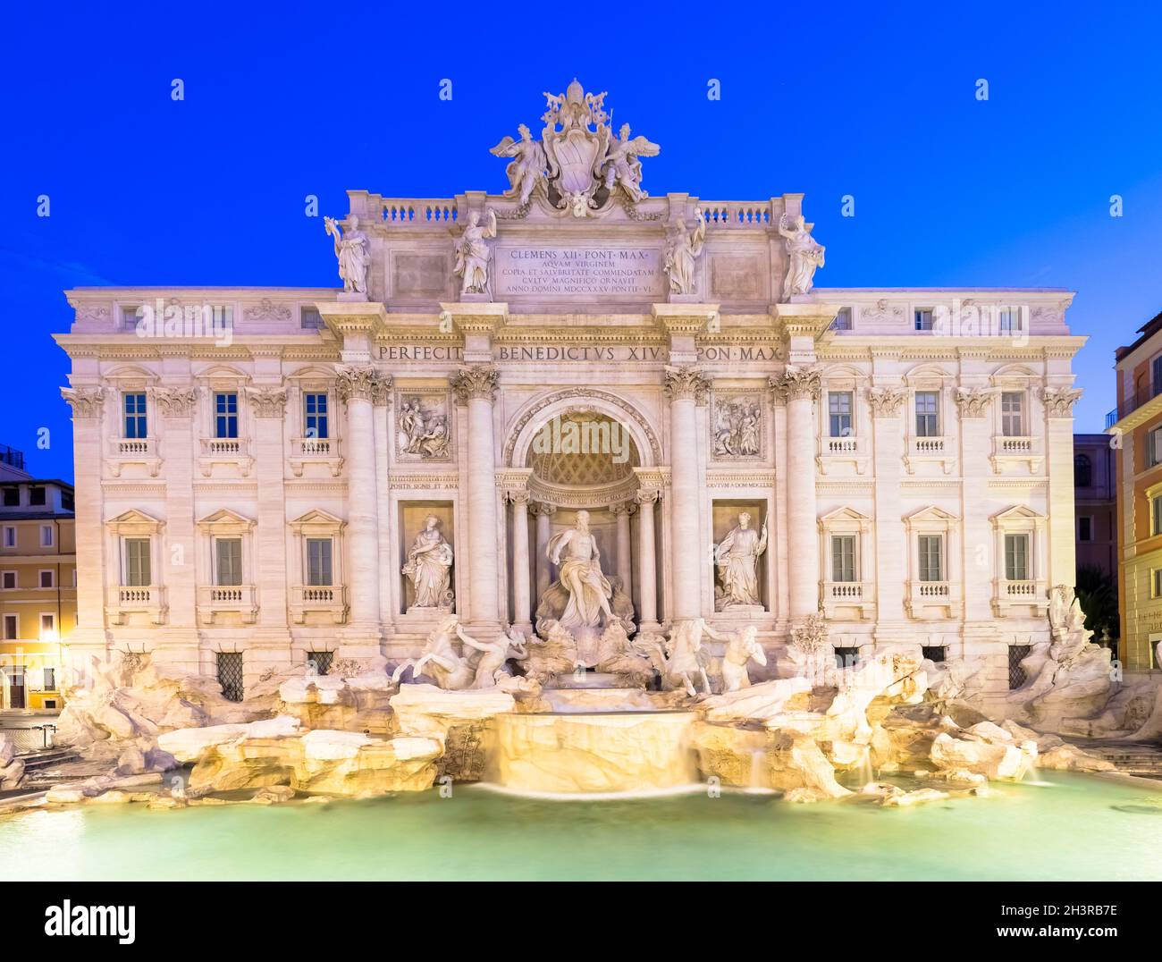 Trevi fountain tour hi-res stock photography and images - Alamy
