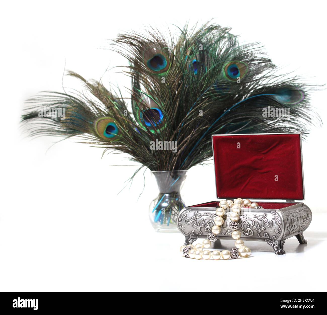 Jewelry vintage pearls Cut Out Stock Images & Pictures - Alamy