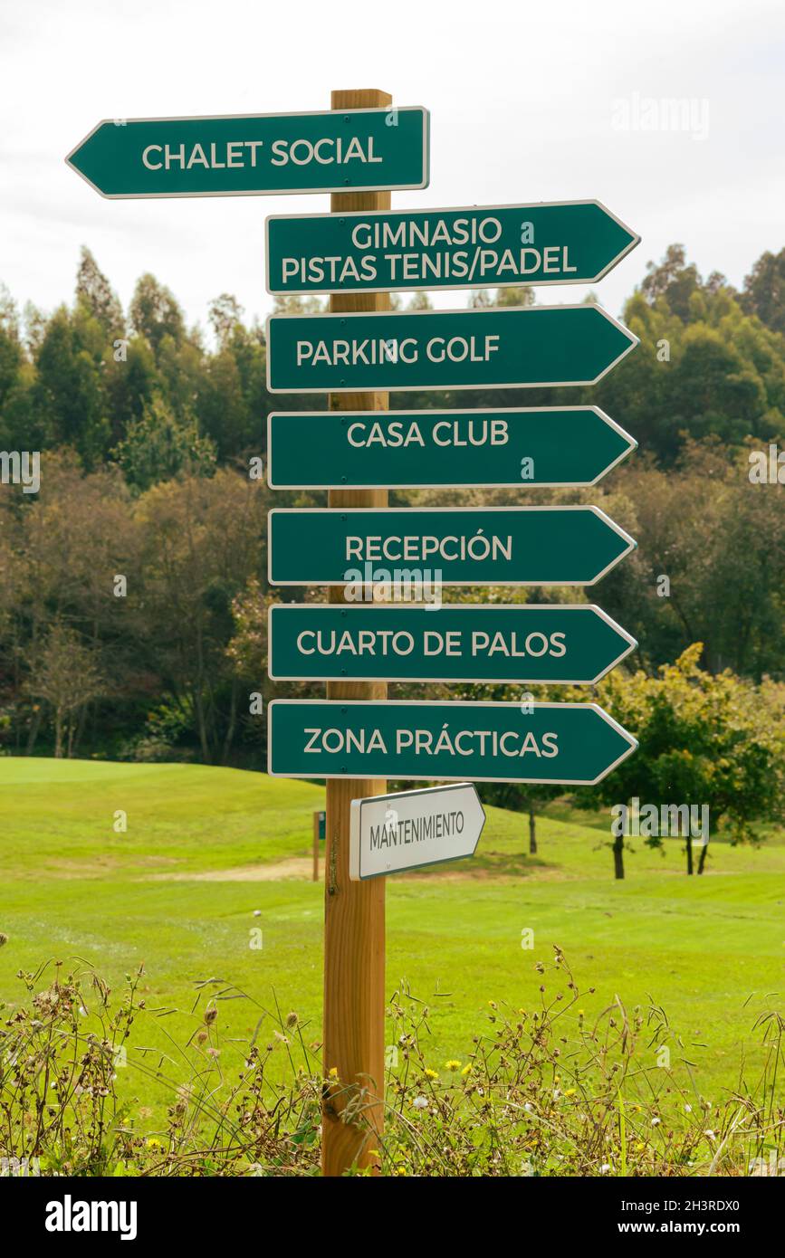 Golf course information sign hi-res stock photography and images - Alamy