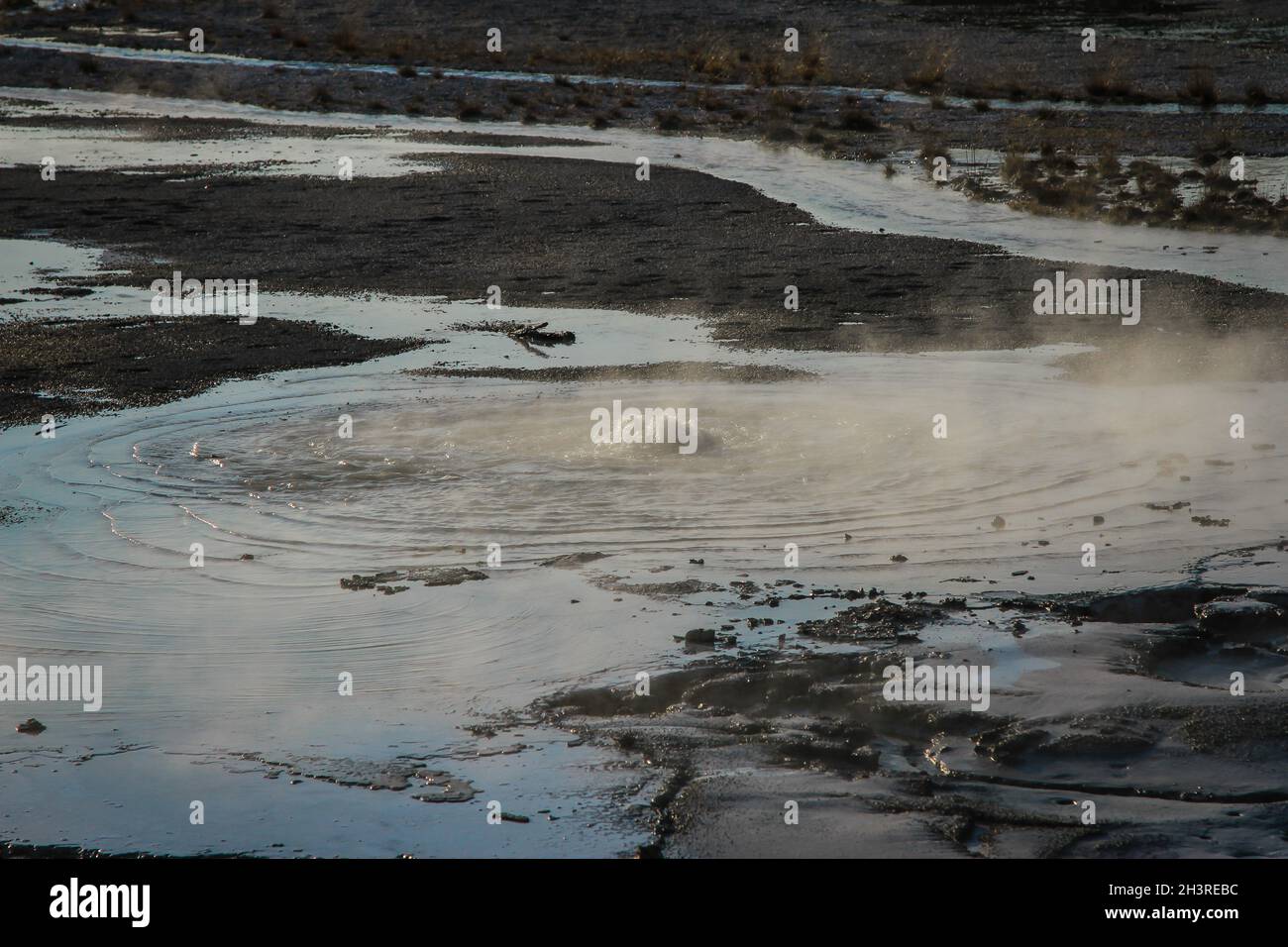 Landscapes of Yellowstone | Yellowstone famous hot spring, pool with ...