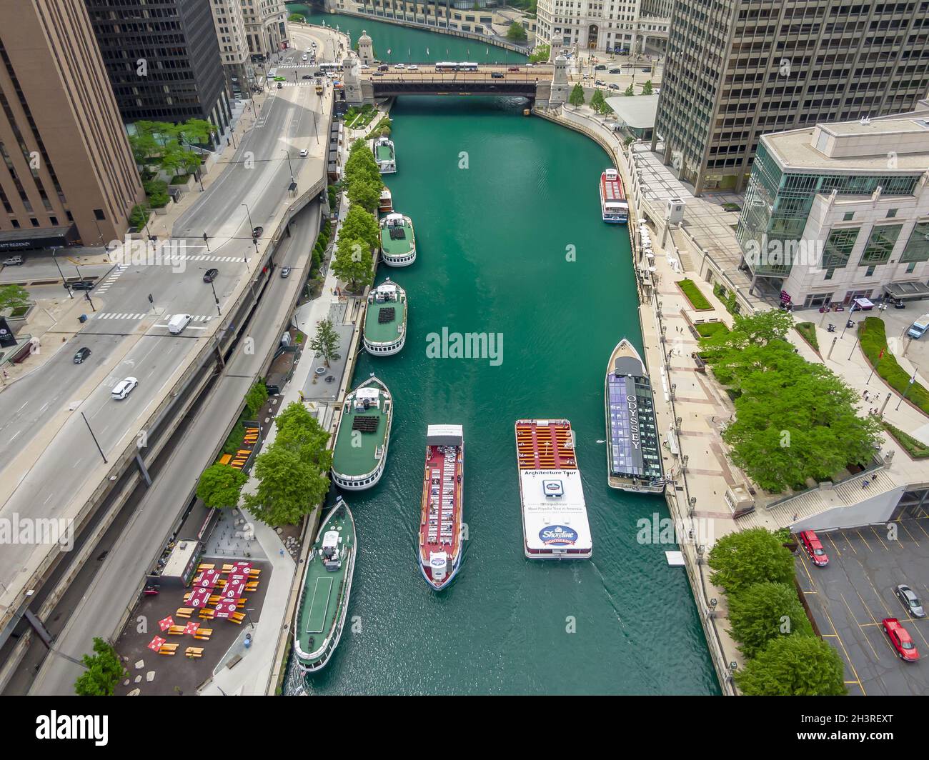 Aerial view of chicago river chicago hi-res stock photography and ...