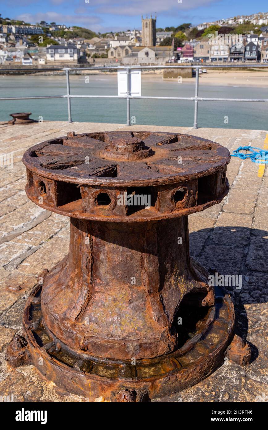 ST IVES, CORNWALL, UK - MAY 13 : Old rusty Windlass capstan at St Ives ...