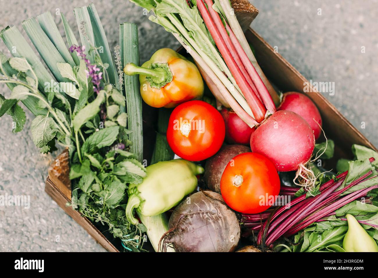 Pile vegetables from above hi-res stock photography and images - Alamy