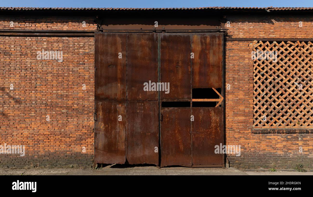 Factory closing down hi-res stock photography and images - Alamy