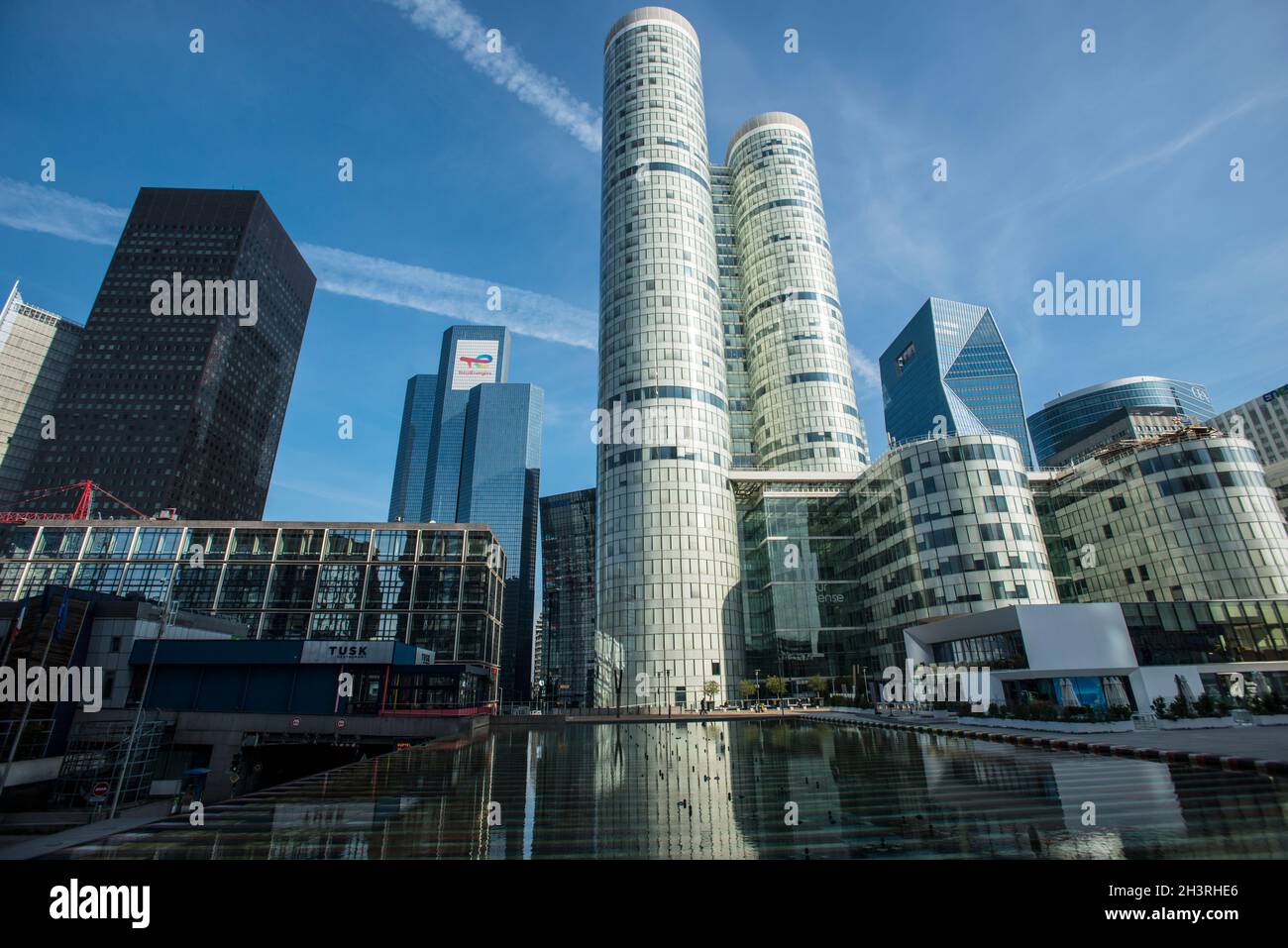 The buildings of La Défense Stock Photo - Alamy