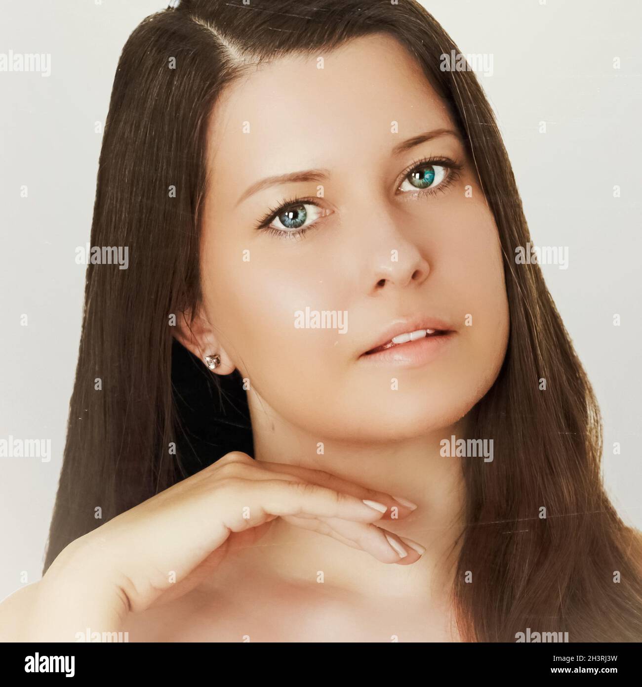 Self tan cream woman hi-res stock photography and images - Alamy