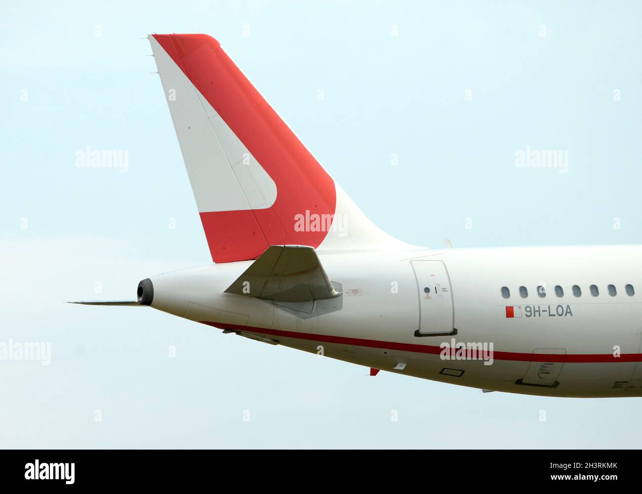 Airbus A320 plane of the Lauda company , registration 9H-LOA ...