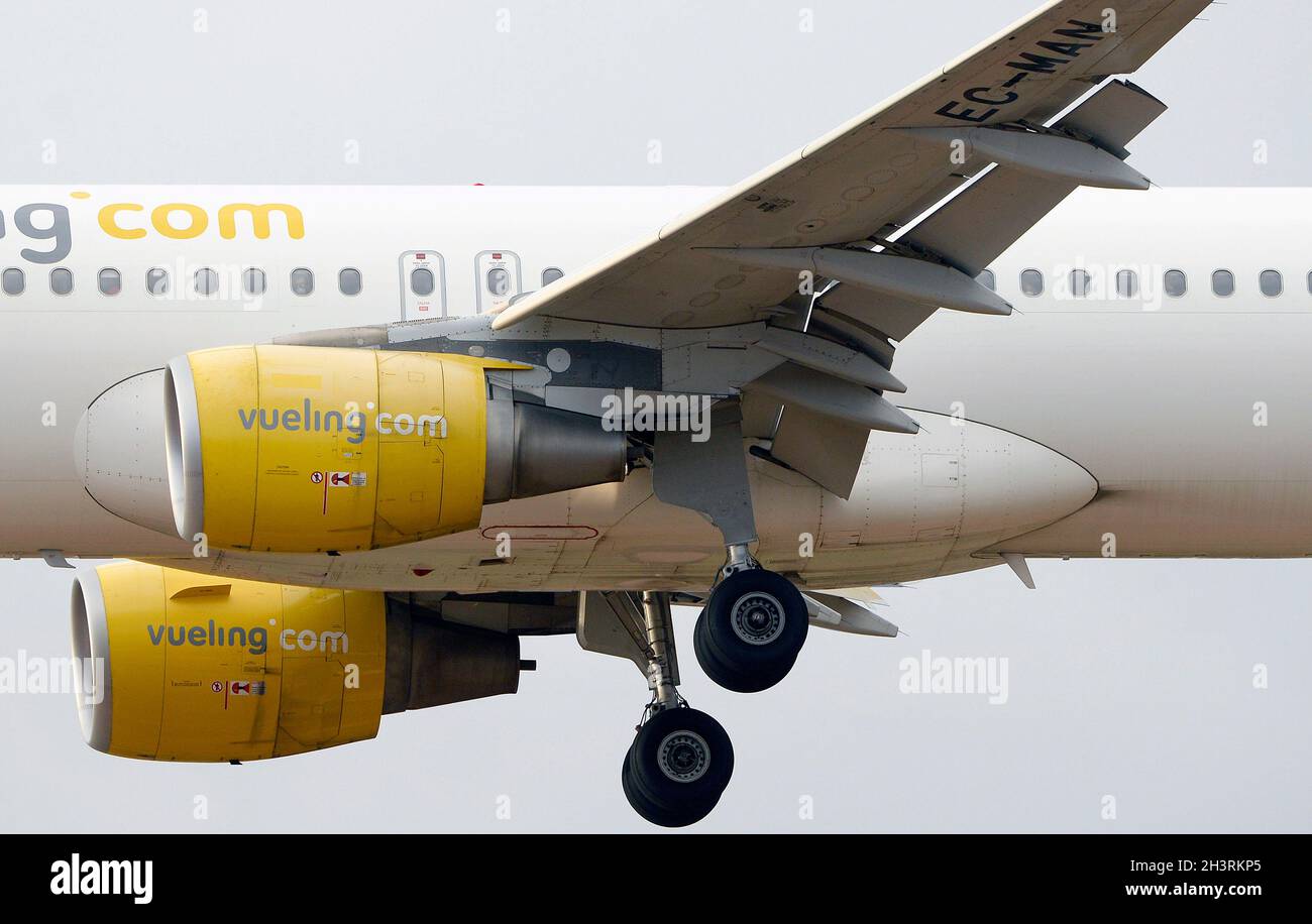 Cabina de airbus a320 hi-res stock photography and images - Alamy