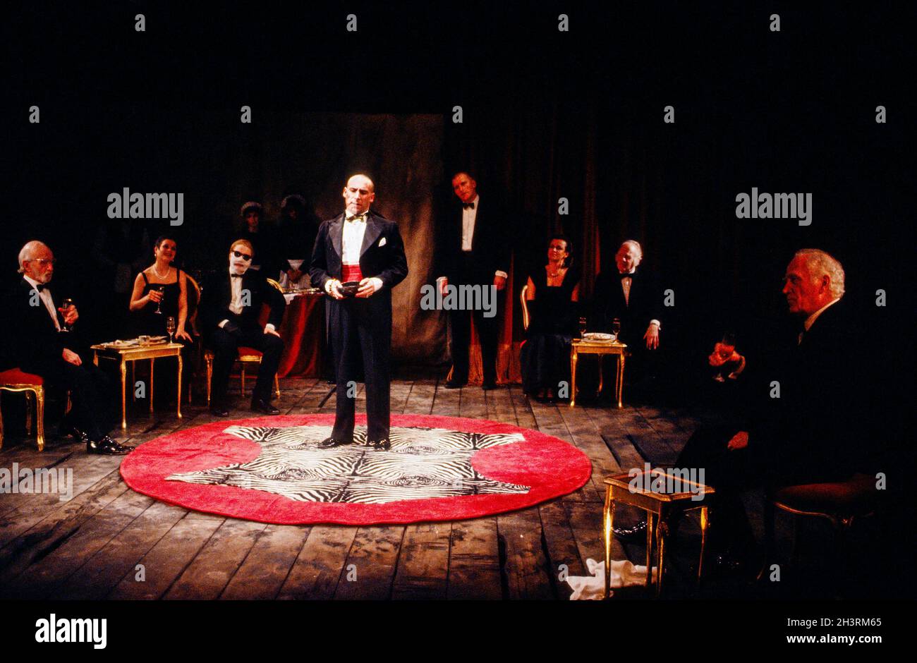 centre, l-r: Antony Sher (Singer), Malcolm Storry (Manik - rear) right ...