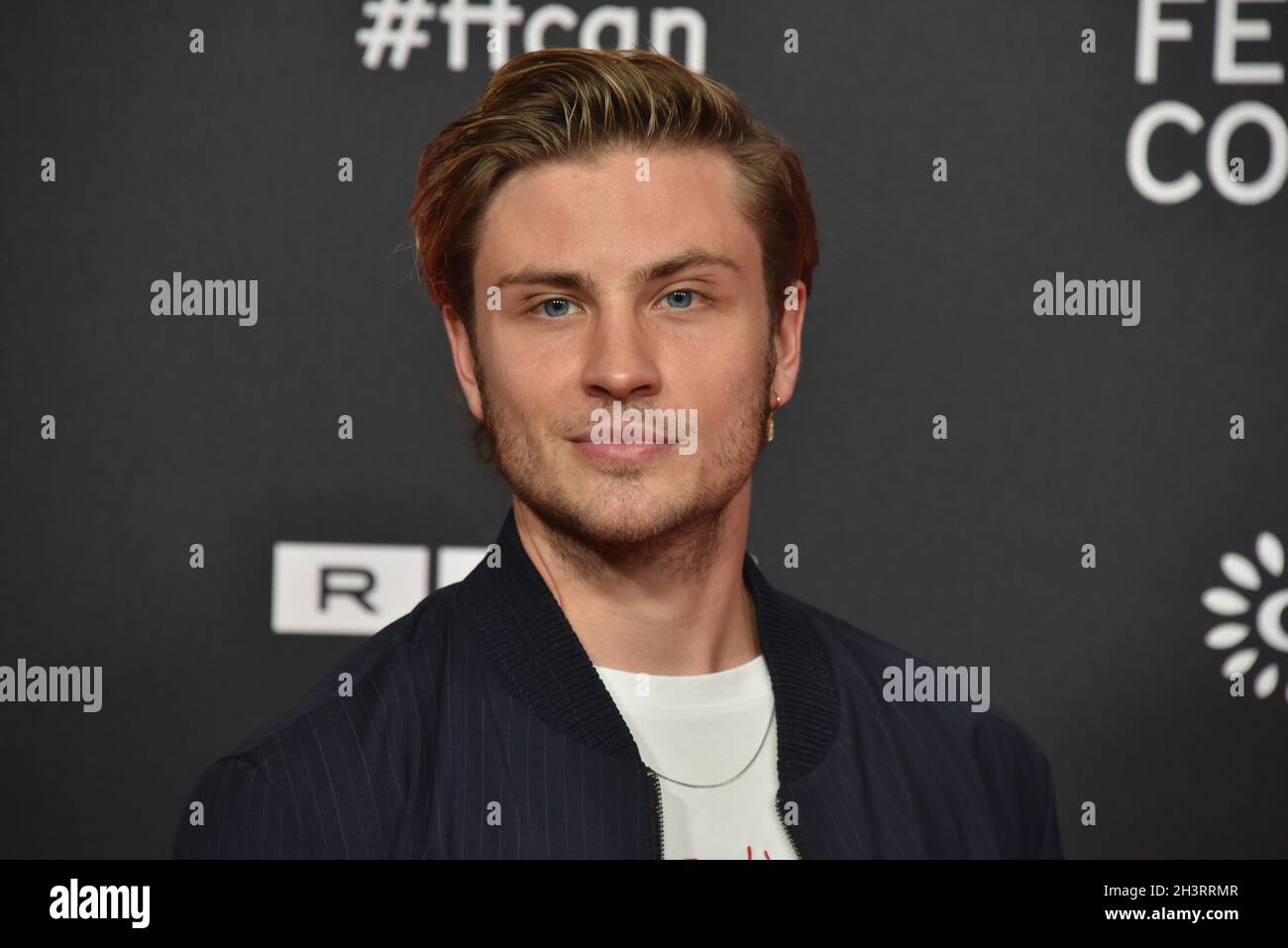 27 October 2021, North Rhine-Westphalia, Cologne: Actor Jannik Schümann ...