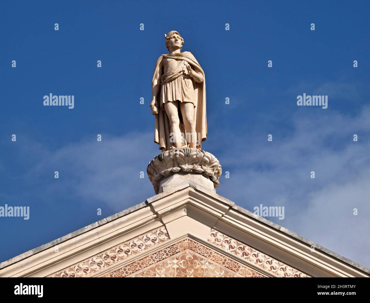Typical statue hi-res stock photography and images - Alamy