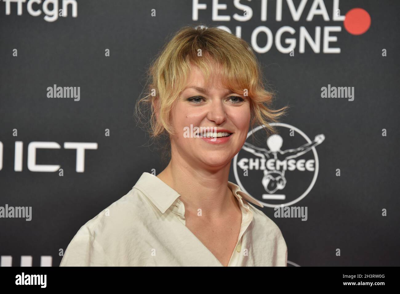 Cologne, Germany. 27th Oct, 2021. Actress Lisa Wagner arrives for the ...