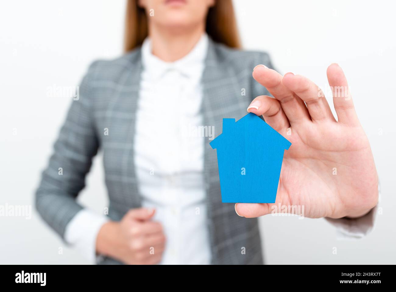 Adult lady moving house hi-res stock photography and images - Alamy