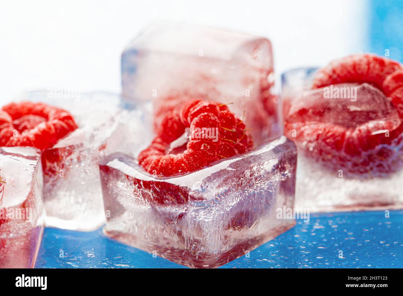 Fruit inside ice cubes hi-res stock photography and images - Alamy