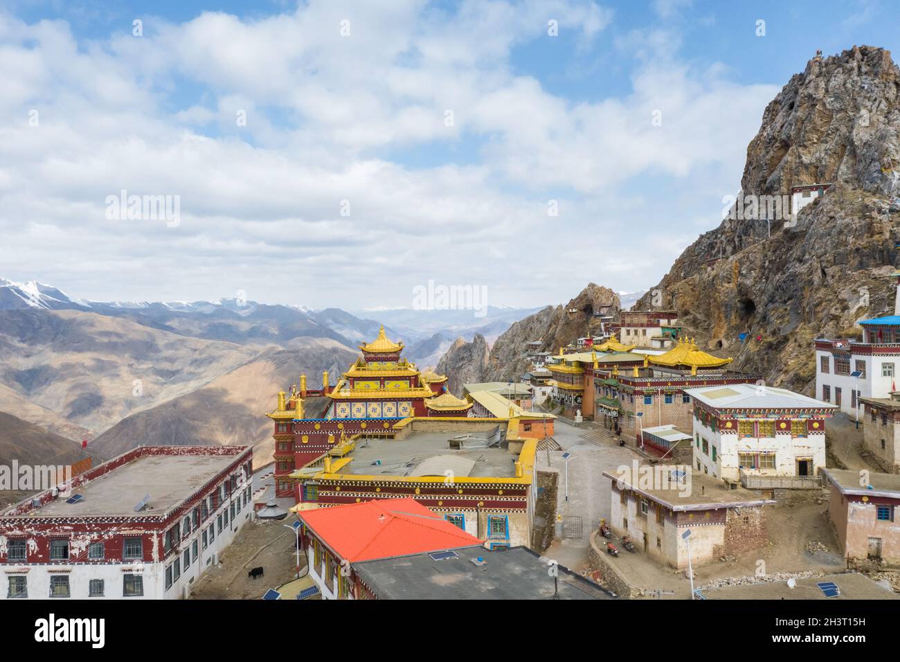 Zizhu temple landscape in Tibet Stock Photo - Alamy