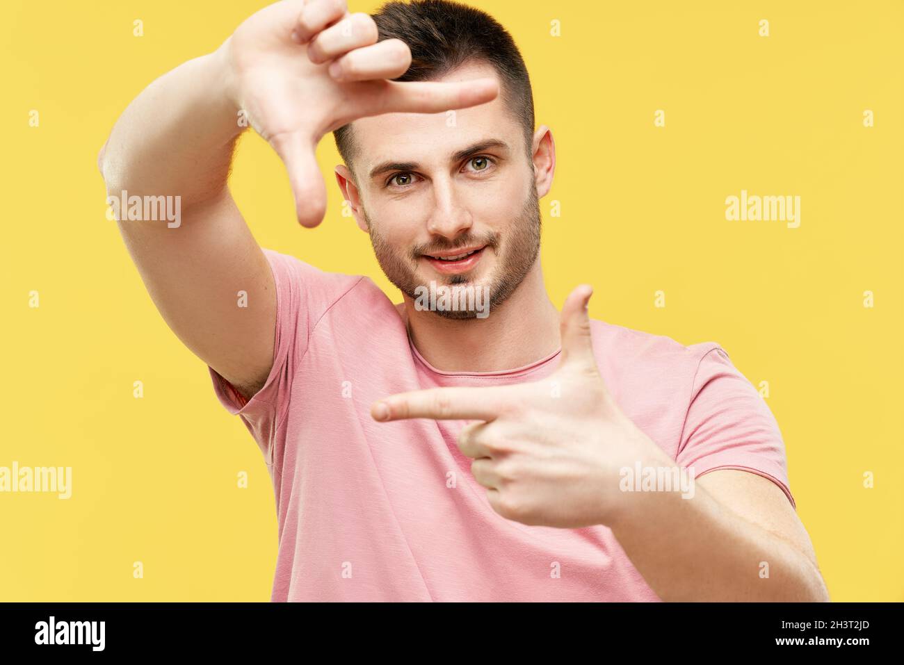 Fingers making frame hi-res stock photography and images - Alamy