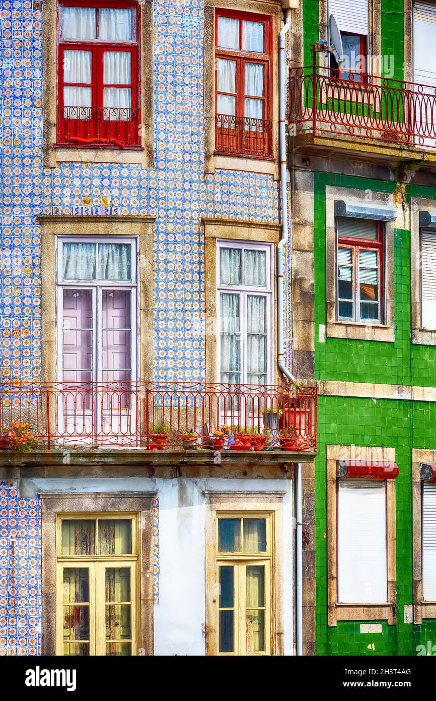 Town house porto hi-res stock photography and images - Alamy
