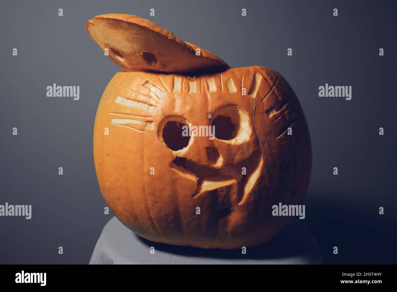 Cutted head hi-res stock photography and images - Alamy